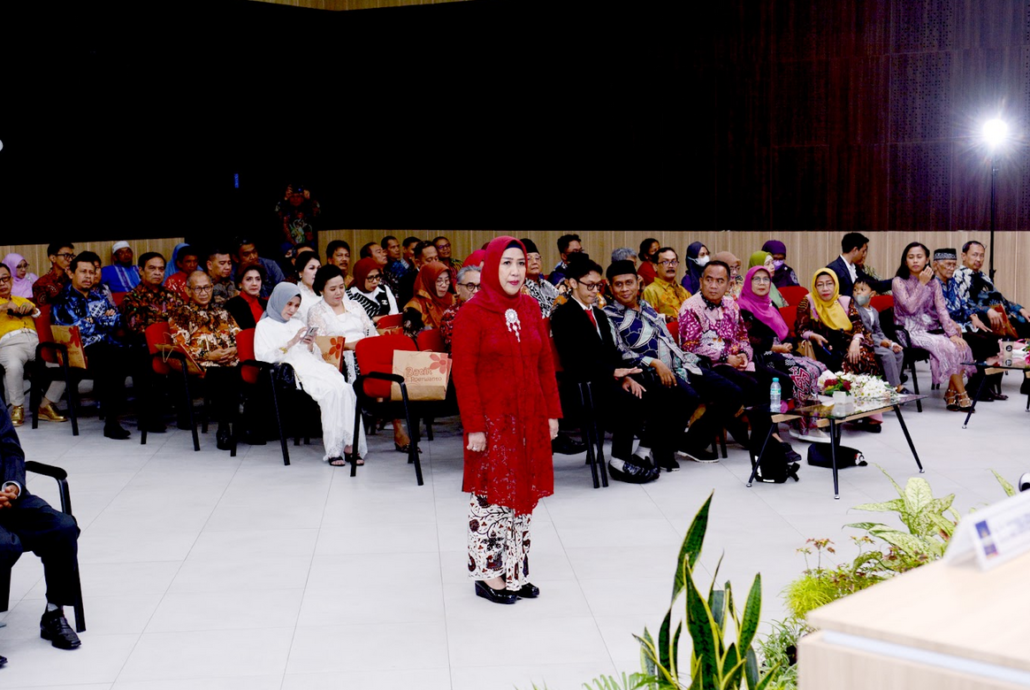 Ujian Terbuka disertasi (Promosi Doktor) Pandam Nurwulan - Fakultas ...
